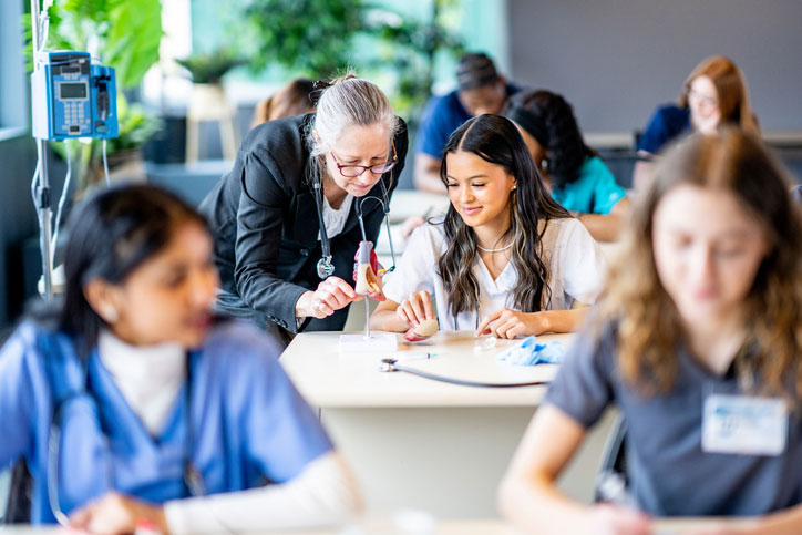 Continuing Education for Addiction Counselors | CE Guide